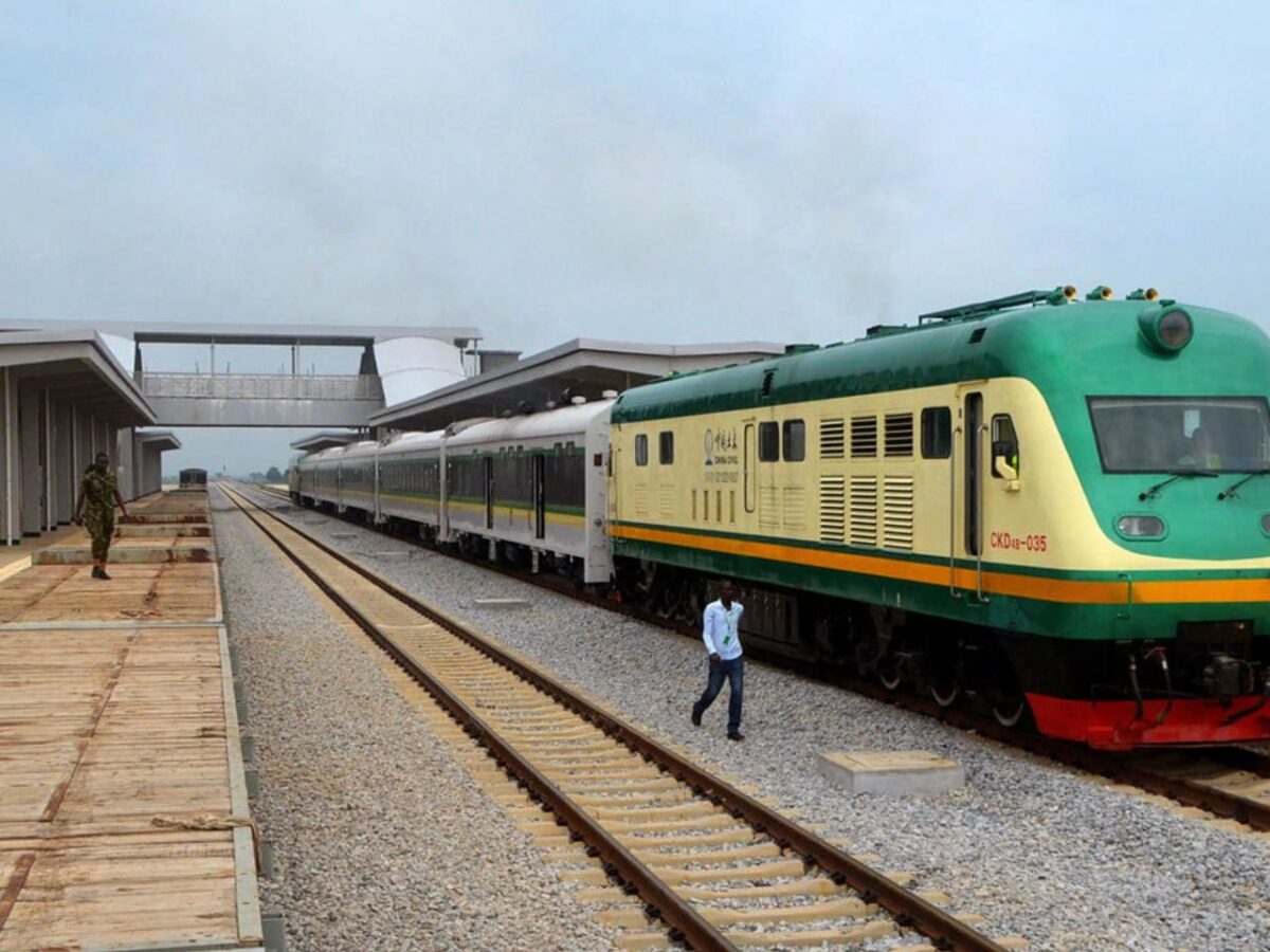 Transport : Le Nigeria lance un projet ferroviaire de 2 milliards de ...