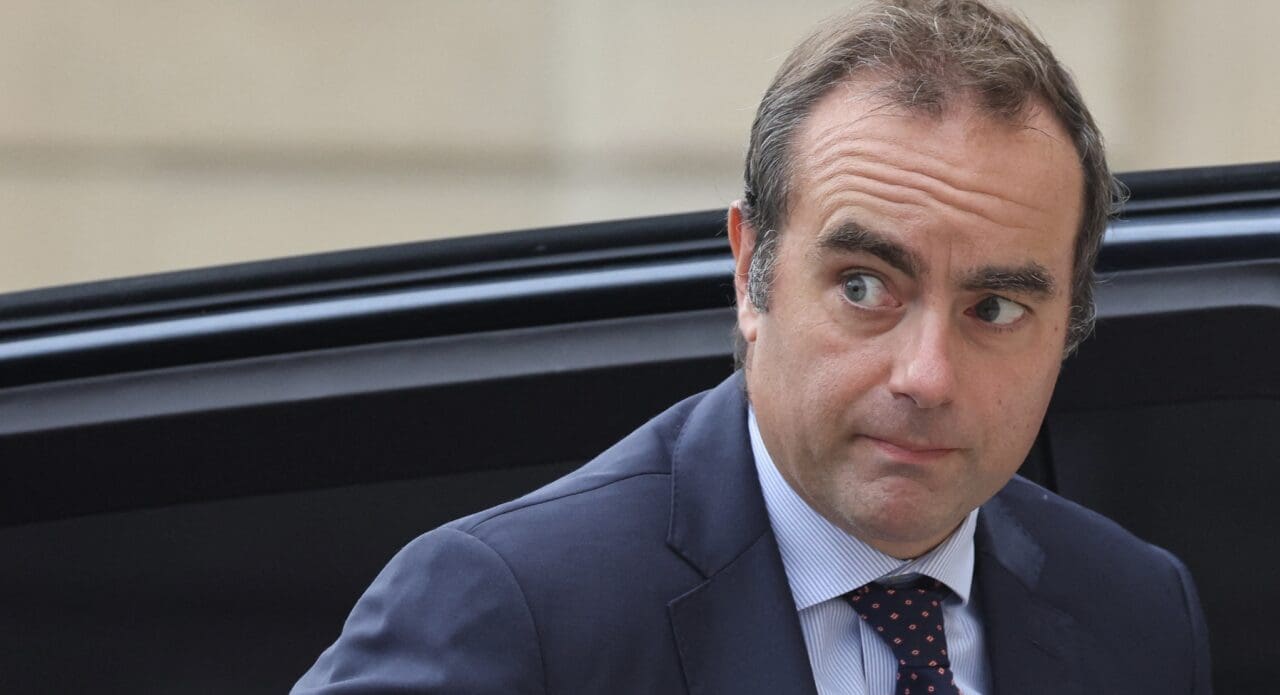 France | Emmanuel Macron nomme Sébastien Lecornu au poste de Premier ...